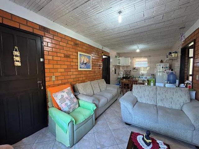 Casa 2 Dormitórios Bairro Marambaia