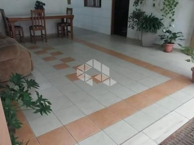 Casa 2 dormitorios bairro Guajuviras Canoas