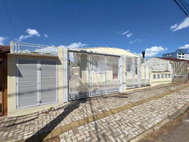 Casa 2 Dormitórios em condomínio, bairro Olaria