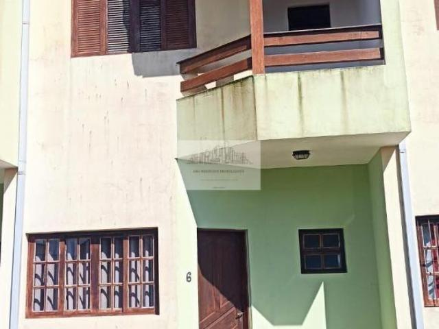 Casa 2 dormitórios em condomínio próximo ao mar no bairro Tupy em Itanhaém