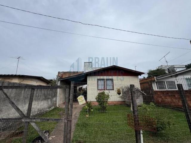 Casa 2 dormitórios em madeira com amplo pátio na morada do Vale I em Gravatai