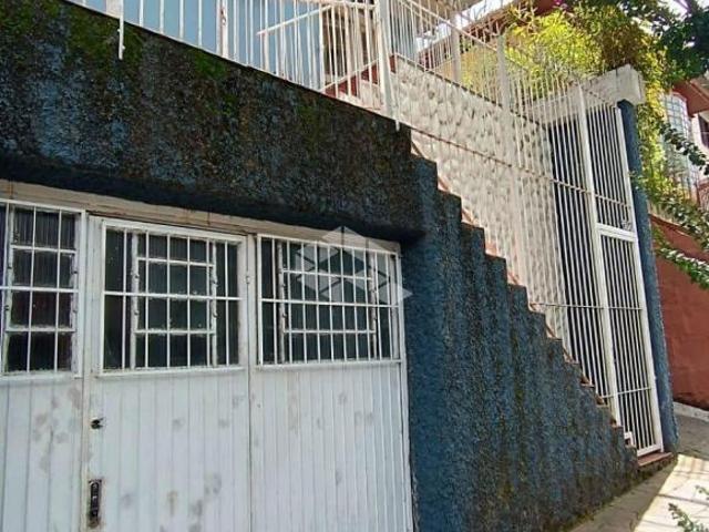 Casa 2 dormitórios, espaço p escritório garagem 2 xarros