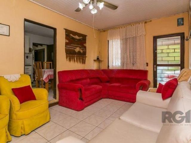 Casa 2 dormitórios no bairro Cristal