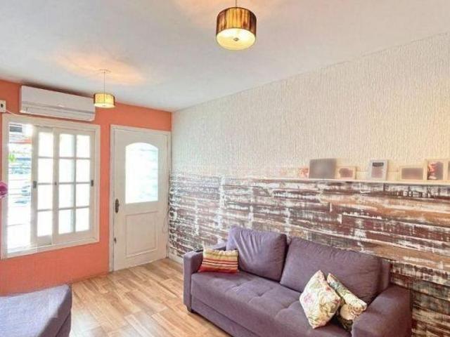 Casa 2 dormitórios no bairro hípica