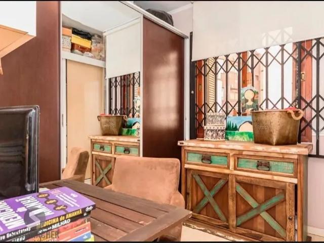 Casa 2 dormitórios no Jardim Itu Sabará