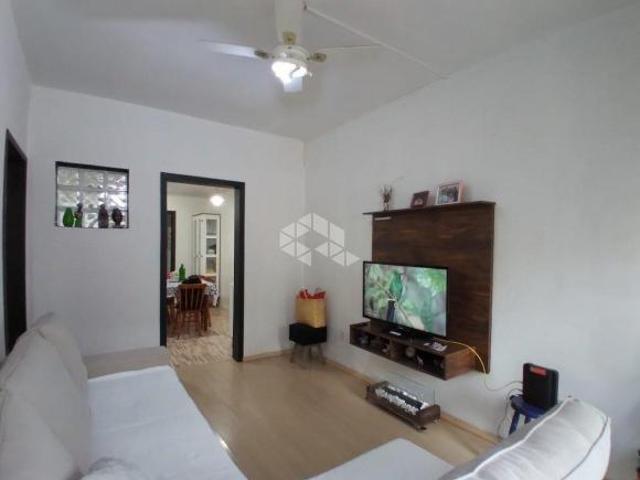 Casa 2 dormitórios no Jardim Sabará