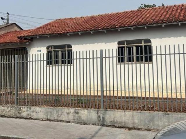 Casa 2 dormitórios para Venda em Campo Mourão, Jardim Lar Paraná, 2 dormitórios, 1 banheiro, 1 vaga