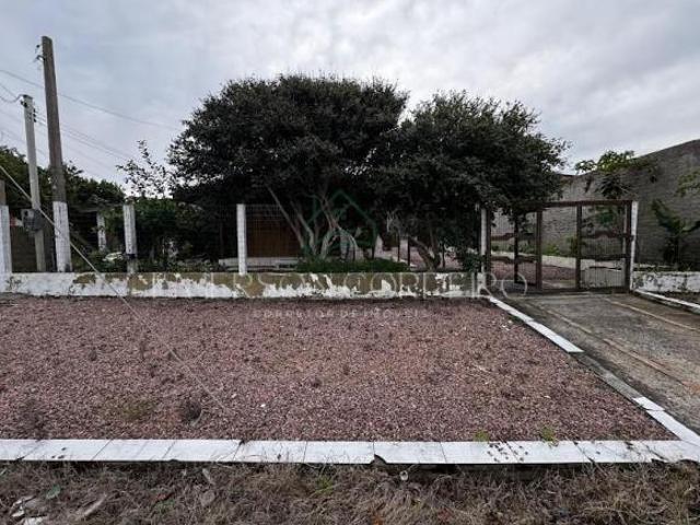 Casa 2 dormitórios para Venda em Cidreira, Centro, 4 dormitórios, 2 banheiros