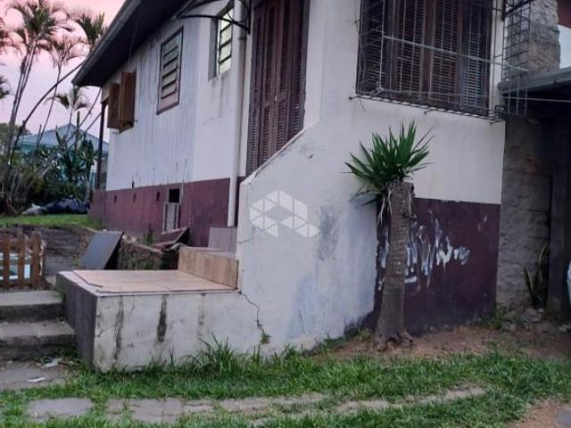 Casa 2 dormitórios, terreno de esquina com 360m² Bairro Santo Afonso em Novo Hamburgo