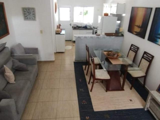 Casa 2 dts em Caraguá 2 banheiros 2 vagas garagem churrasqueira