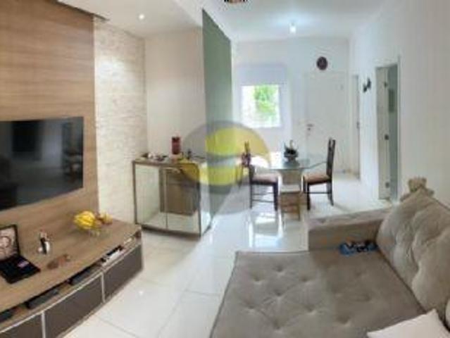 Casa 2 suítes, com planejados, cozinha completa, suite com closet e sacada