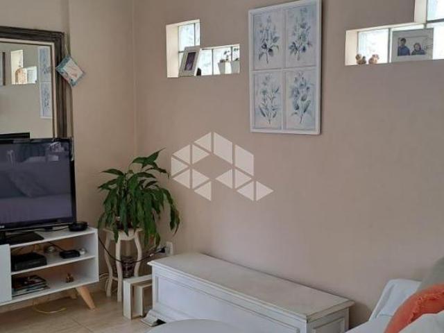 Casa 2 pavimentos, 2 suites, muito iluminada, próxima da Praça da Encol