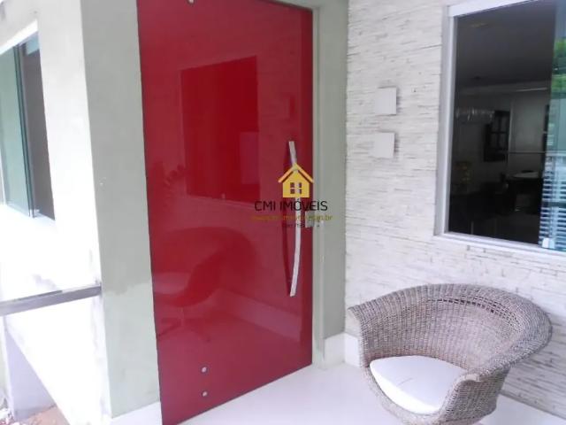 Casa 2 pavimentos terraço com lazer 3 suites armarios Rio Vermelho