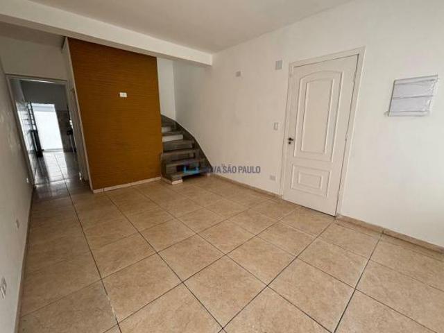 Casa 2 pavimentos Vila Morais, 2 quartos e 1 vaga com edicula