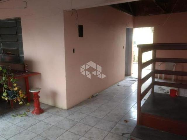 Casa 2 pisos Com Terraço e oportunidade de Comércio.