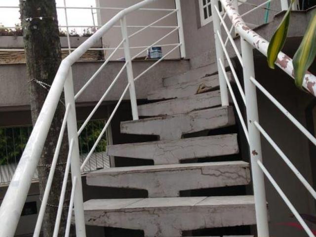CASA 2 PISOS NO BAIRRO PASSO D`ÁREIA