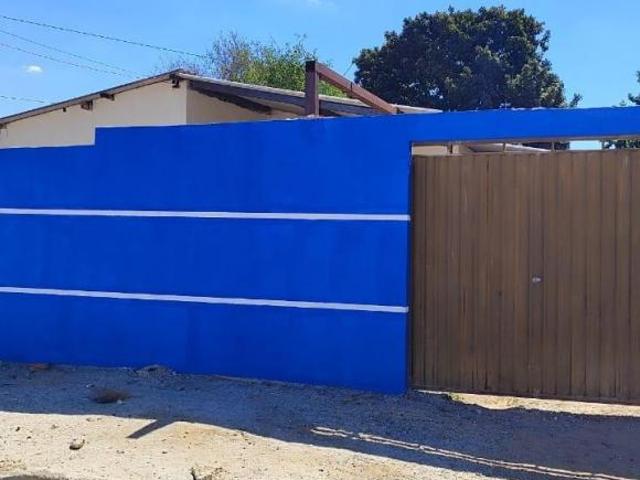 Casa 2 Qrt sendo 1 Suite, garagem para 2 carros