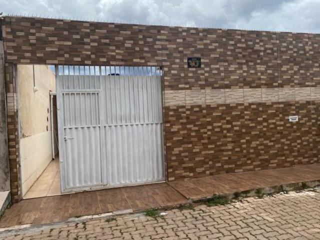Casa 2 Qtos Repleta de Armários Sol Nascente 180 metros Prox. Feira do Produtor