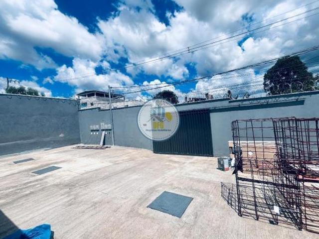 Casa 2 qts no Melo Viana