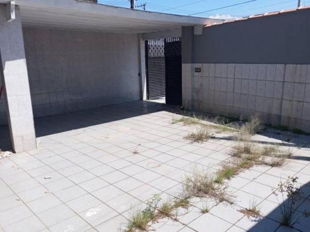 Casa 2 Quartos, 4 Vagas
