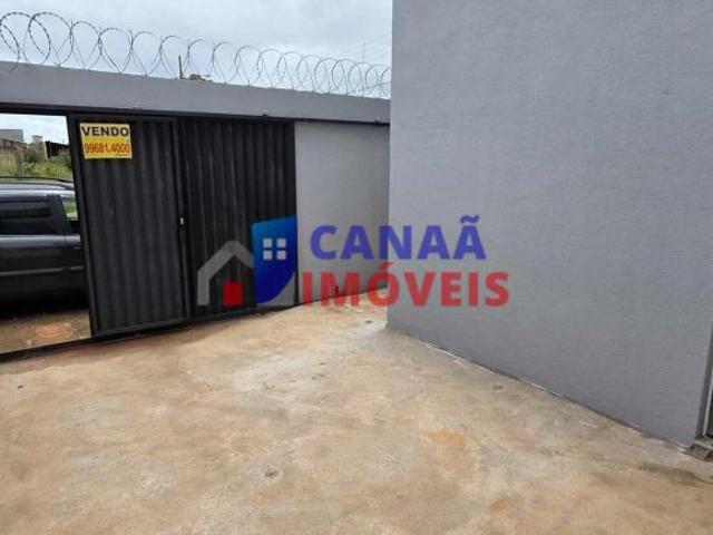 Casa 2 quartos, 1 suíte no bairro alto umuarama, região do aeroporto