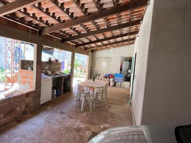 Casa 2 quartos 1 suíte + ponto comercial
