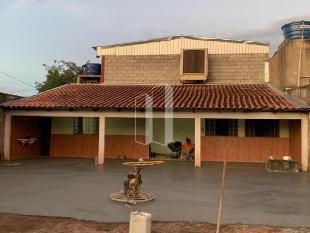Casa 2 Quartos, 1 Suíte, 6 Vagas e com 80M² Nova Olinda