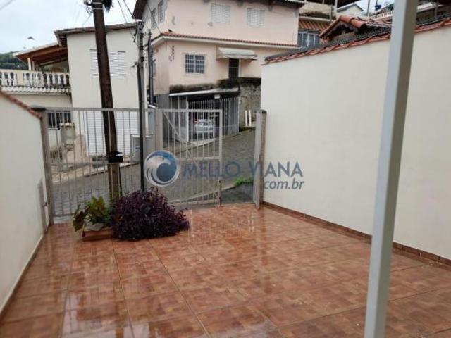 Casa 2 quartos, 2 vagas na garagem, 2 banheiros a 1,1 km do Parque das Águas em São Lourenço MG