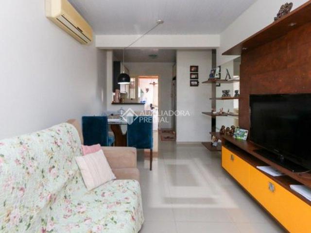 Casa 2 quartos a venda no Bairro Olaria com 65m²