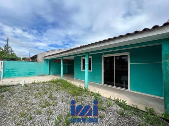 Casa 2 quartos amplo terreno nos fundos