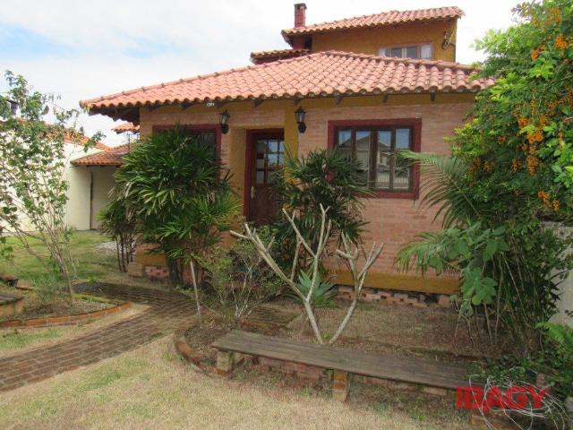 Casa 2 Quartos Campeche 77m²