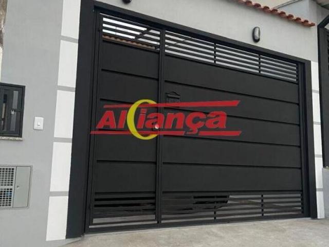 CASA 2 QUARTOS COM SUÍTE