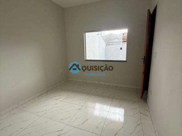 Casa 2 Quartos com Quintal