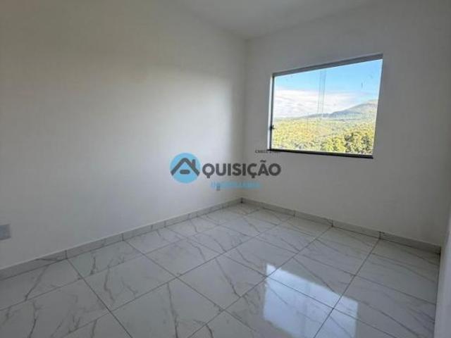 Casa 2 Quartos com Quintal