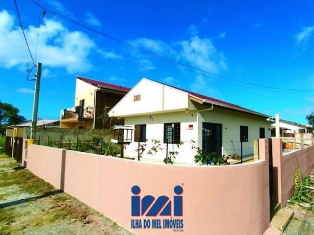 Casa 2 quartos e 6 kitnets próximo ao mar