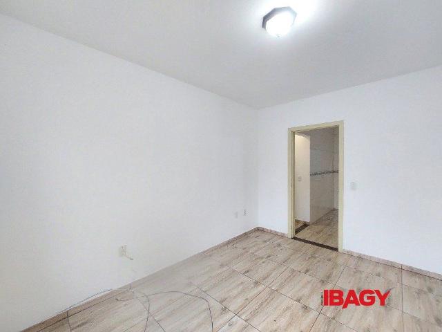 Casa 2 Quartos Forquilhas 98m²