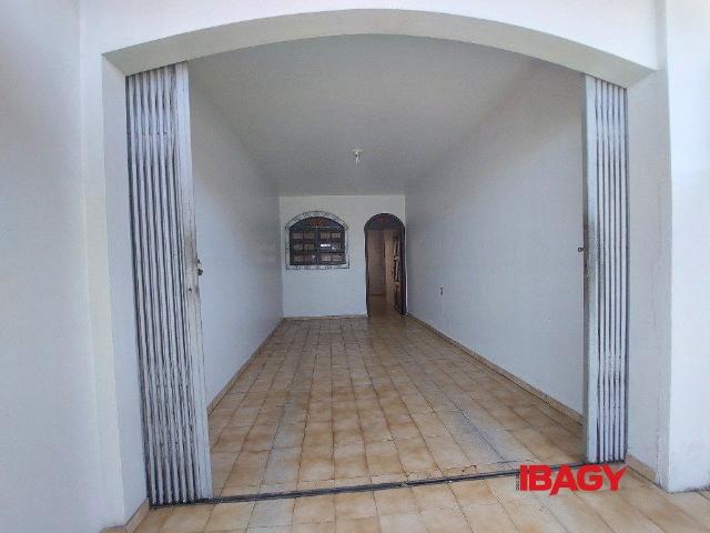 Casa 2 Quartos Forquilhinha 130m²
