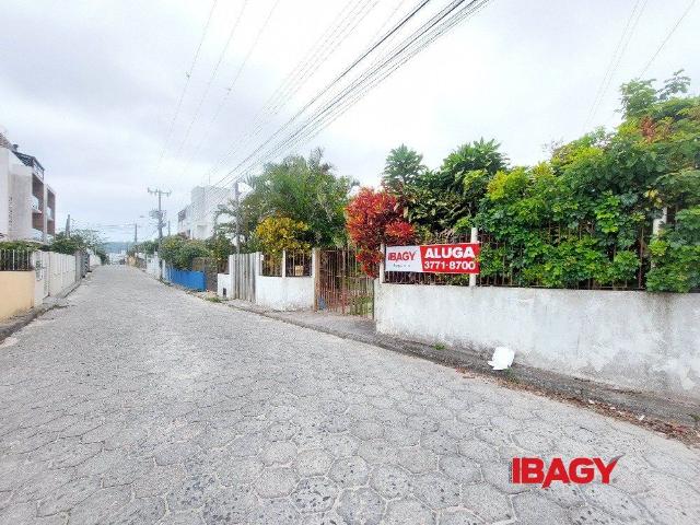 Casa 2 Quartos Ingleses 59m²