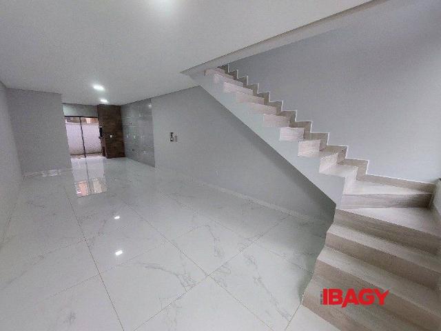 Casa 2 Quartos Ingleses Do Rio Vermelho 108m²