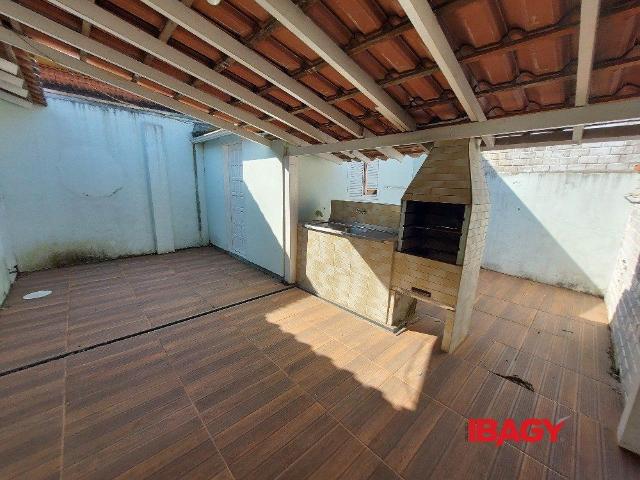 Casa 2 Quartos Lagoa Da Conceição 82m²