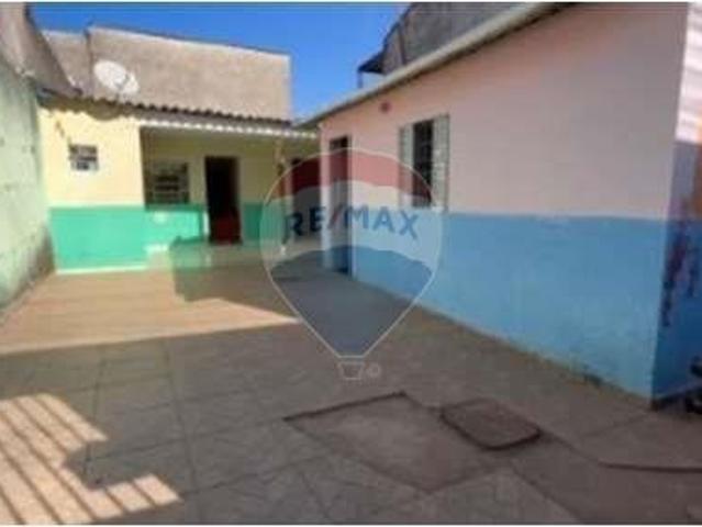 Casa 2 quartos Lote amplo 130m² Aceita financiamento Ótimo investimento