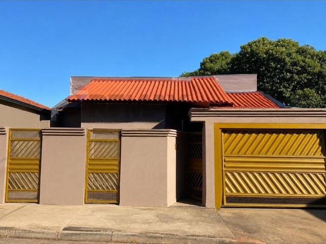 Casa 2 Quartos no Centro de Tupã para Aluguel