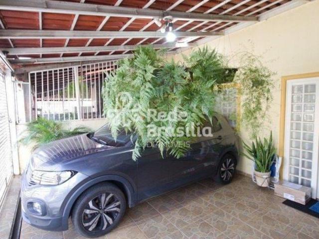 Casa 2 quartos no Guará I Brasília DF QI 14 Aceita Financiamento e FGTS avalia permuta troca