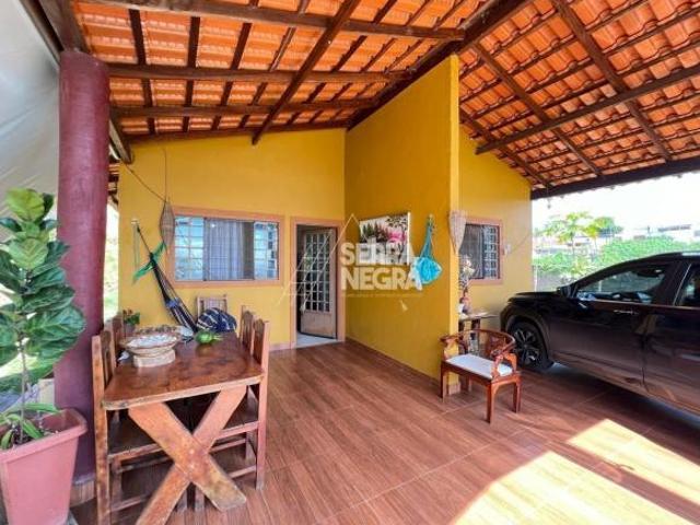 CASA 2 QUARTOS REFORMADA ÁREAS VERDES CONDOMÍNIO FECHADO ARNIQUEIRAS