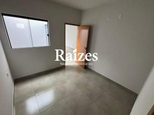 Casa 2 Quartos sendo 1 Suíte no Mansour com 65m², porcelanato, 2 vagas em Uberlândia
