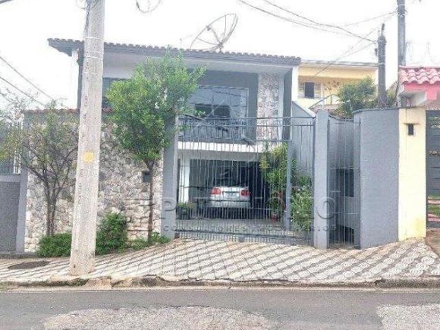 CASA 2 QUARTOS SENDO 1 SUITE SANTANA