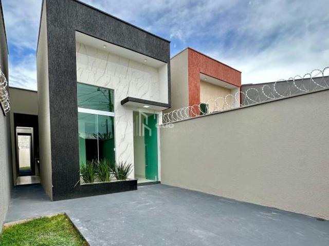 Casa 2 Quartos Suíte Quintal | Próxima ao Portal Shopping | Setor Park Solar Goiânia