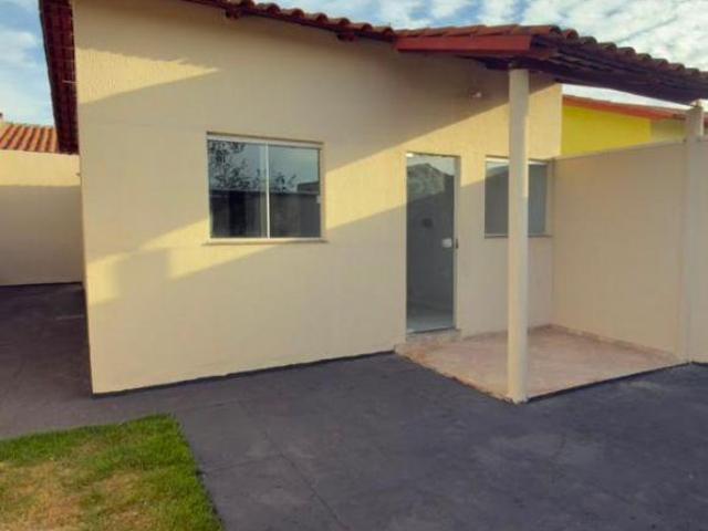 Casa 2Q | sala de estar | condomínio fechado | 2 vagas