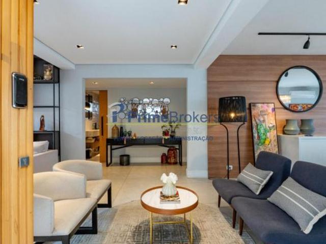Casa, 344m², 4 dormitórios, 4 suítes, 4 vagas, totalmente reformada, Alto de Pinheiros