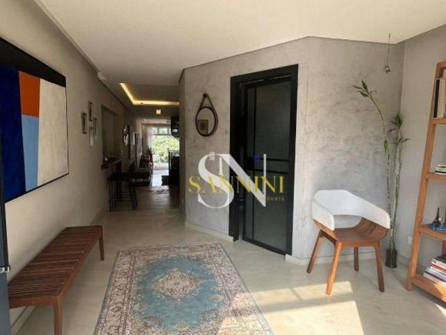 Casa 350 mts, 3 dormitórios, sendo 1 suíte, lavabo, 4 vagas Alphaville/SP